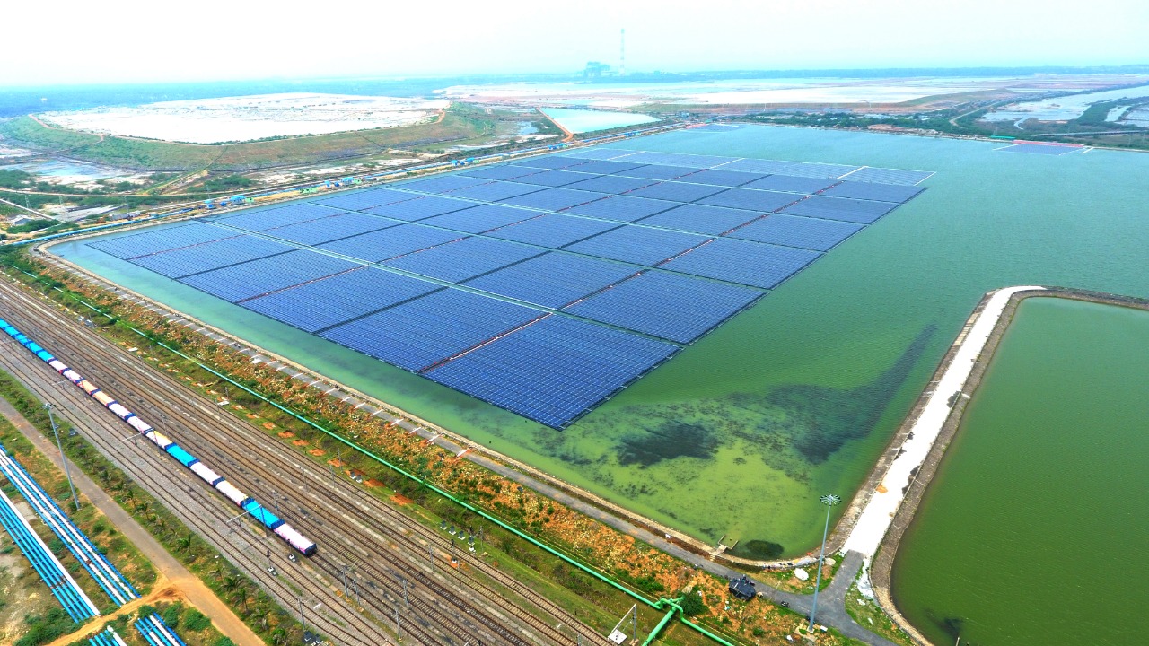 Floating solar power project